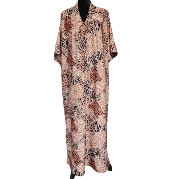 Vintage | Intimates & Sleepwear | Vintage 7s Roamans Animal Print House ...